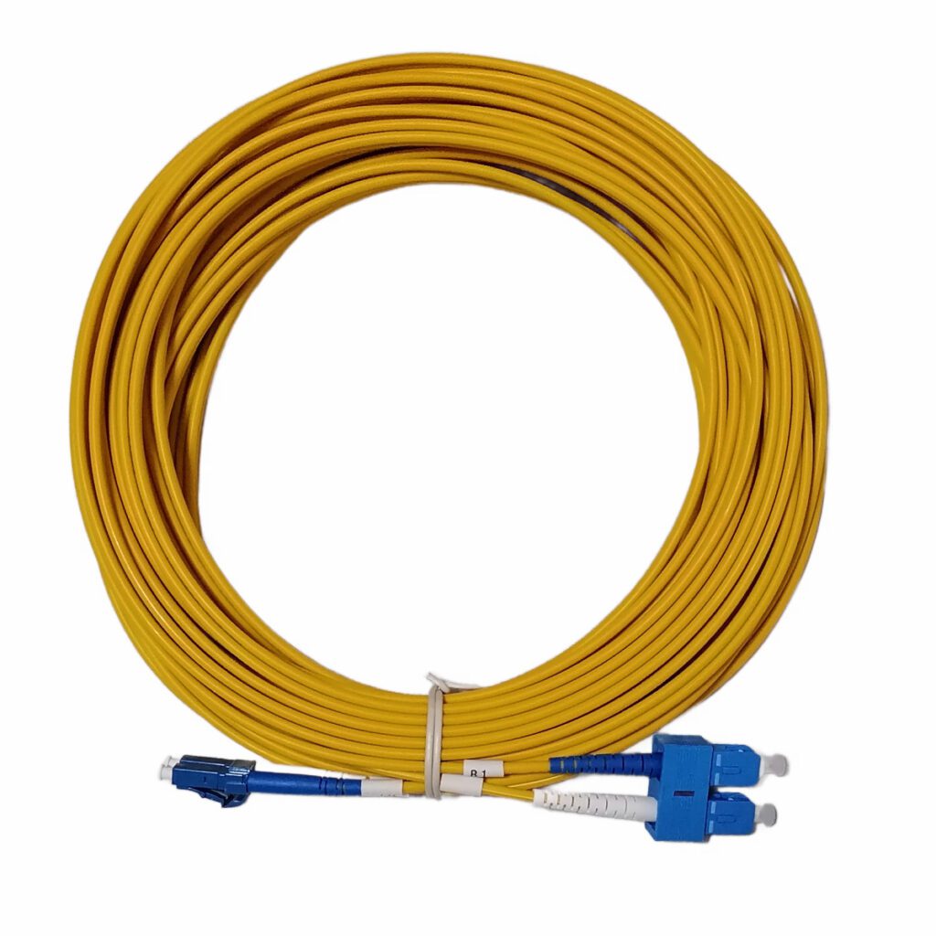 Jumper de Fibra Optica Dúplex Singlemodo LCU-SCU 20M - CG Tecno